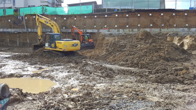 Earthtec_Digger_at_work_Siteworks (1)